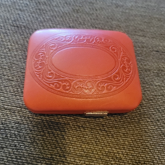 Buxton | Accessories | New Vintage Buxton Red Top Grain Cow Hide Key ...